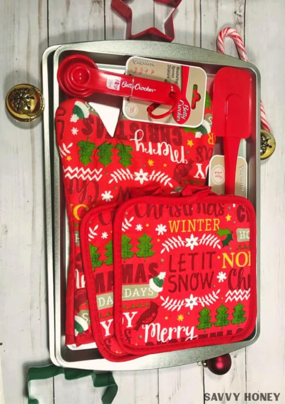 5 Crazy Cheap Christmas Gift Baskets From the Dollar Store Under $10