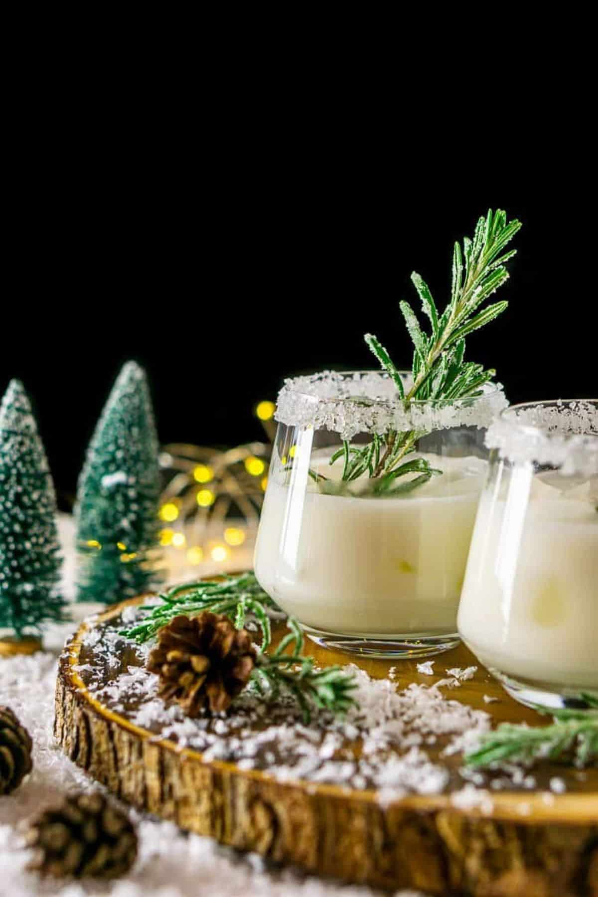 30 Festive Christmas Cocktails