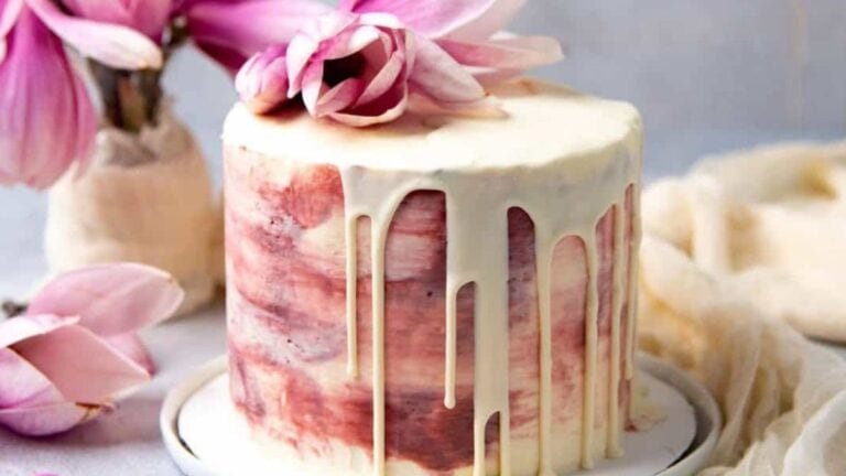 30 Showstopping Easter Cakes