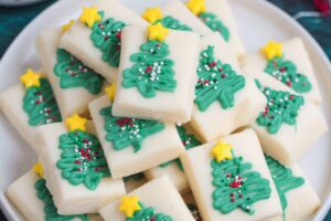 50 Christmas Bake Sale Treats That Sell Out Fast