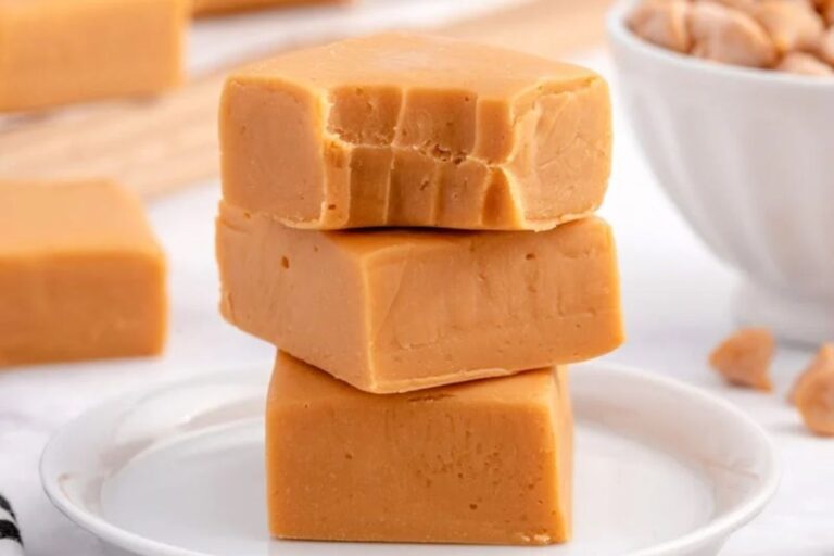 15 Cheap 3 ingredient fudge recipes for Christmas