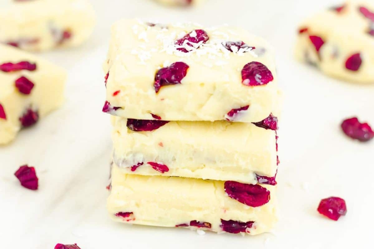 15 Cheap 3 ingredient fudge recipes for Christmas